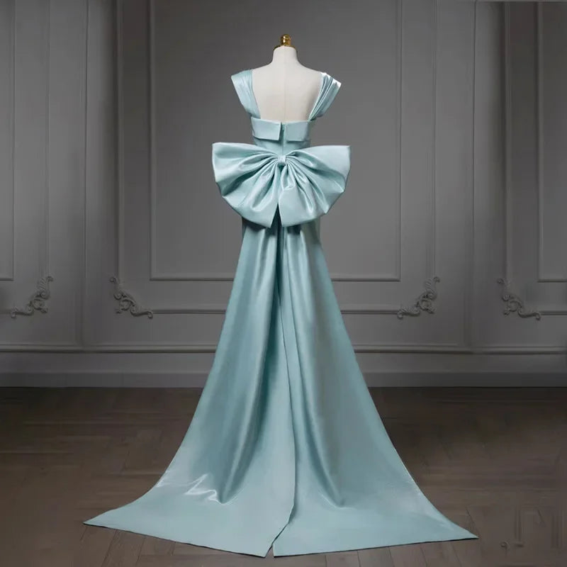 Satin Gown With Bow And Train Design on Luulla