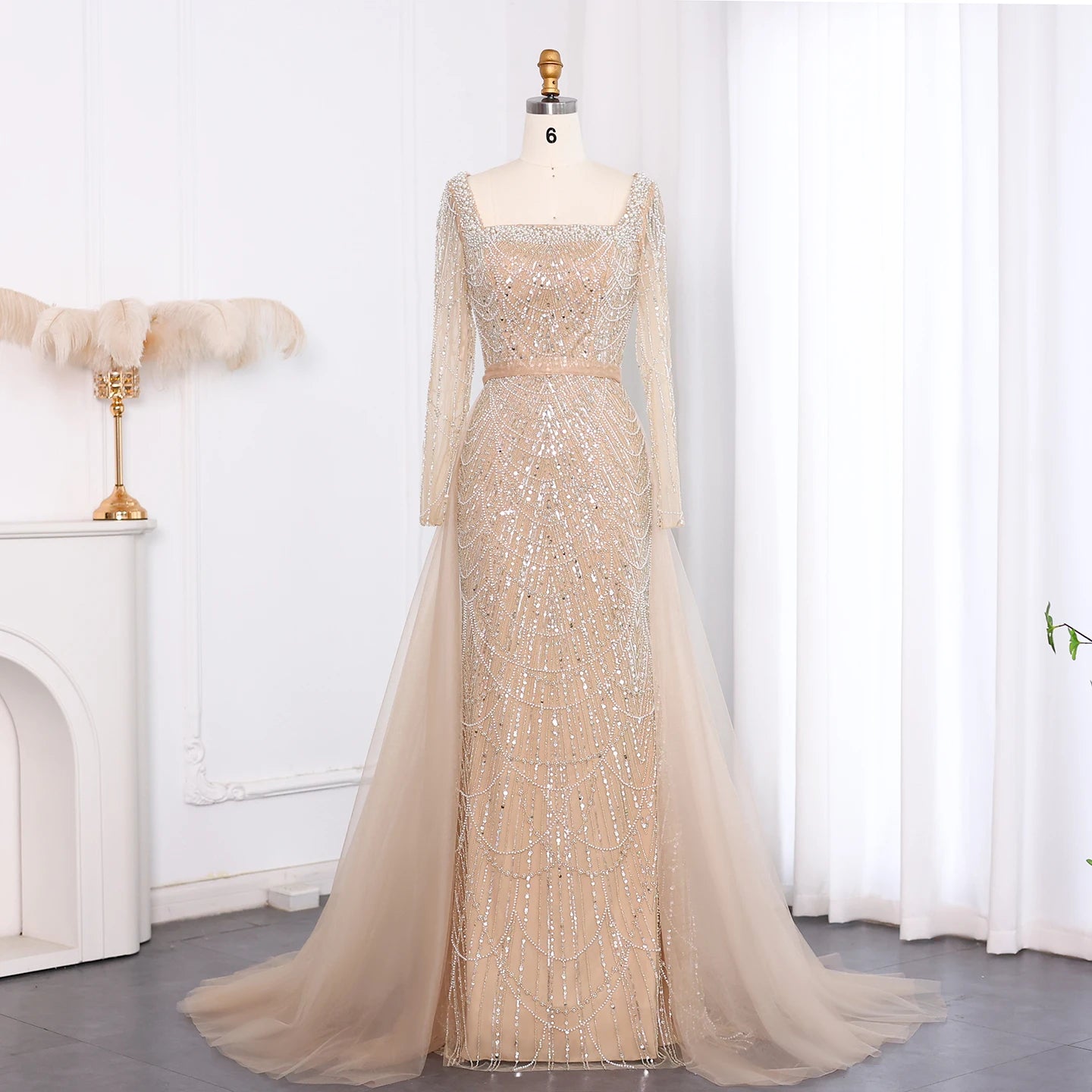 Luxurious Long-sleeve Sequin Gown With Train on Luulla