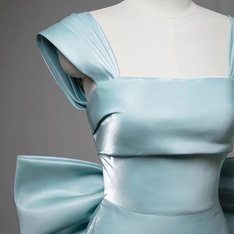 Satin Gown With Bow And Train Design on Luulla